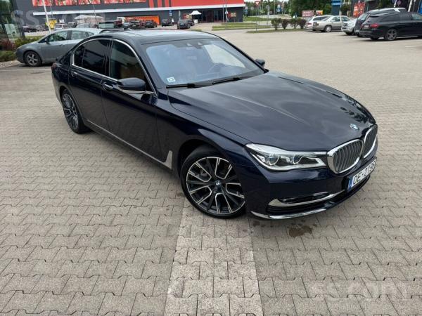Zils BMW 730 2017 Dobele, ar dzinēja tilpumu 3.00 L un nobraukumu 112 tūkst. km par 36000 €, foto 3 vietnē AUTOMOTO.COM.LV