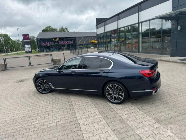 Zils BMW 730 2017 Dobele, ar dzinēja tilpumu 3.00 L un nobraukumu 112 tūkst. km par 36000 €, foto 4 vietnē AUTOMOTO.COM.LV