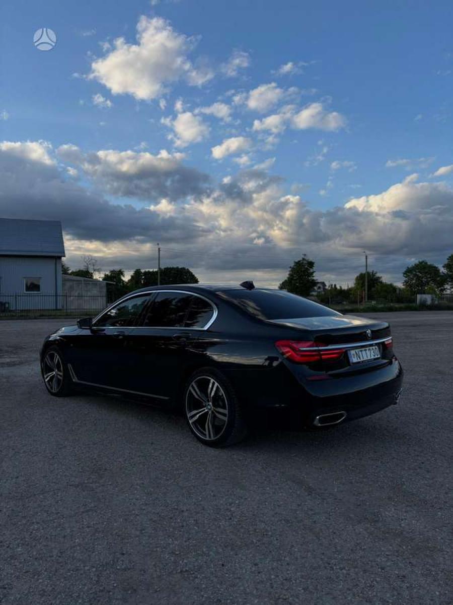 Zils BMW 730 2018 Pasvalys, ar dzinēja tilpumu 3.00 L un nobraukumu 306 tūkst. km par 26500 €, foto 1 vietnē AUTOMOTO.COM.LV