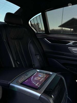Zils BMW 730 2018 Pasvalys, ar dzinēja tilpumu 3.00 L un nobraukumu 306 tūkst. km par 26500 €, foto 9 vietnē AUTOMOTO.COM.LV