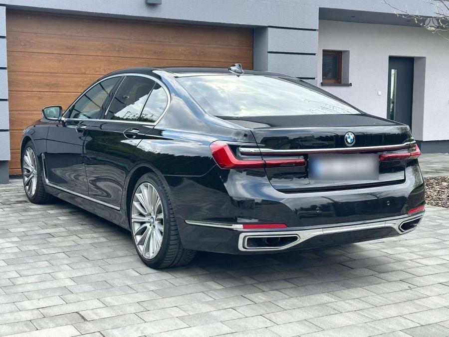 Blue BMW 730 2020 in Kaunas, with an engine capacity of 2.99 L and mileage of 246 thousand km for 45899 €, photo 4 on AUTOMOTO.COM.LV