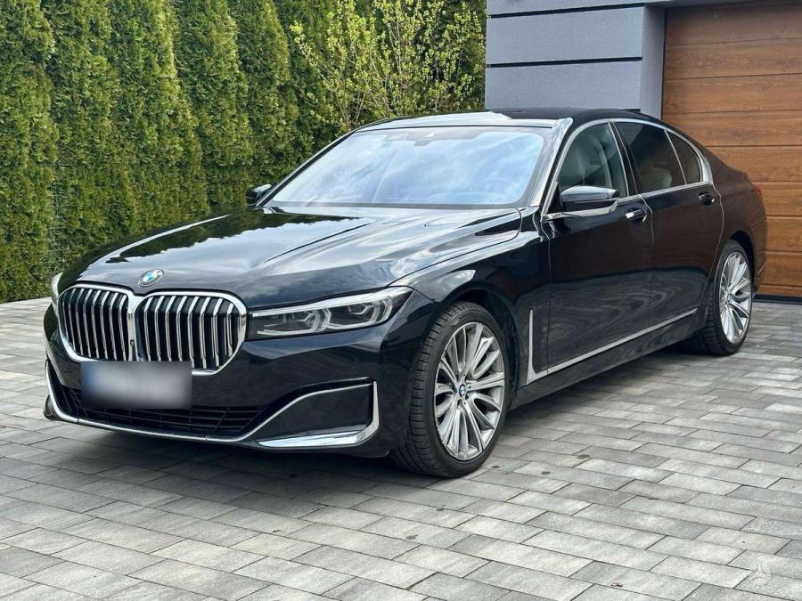 Blue BMW 730 2020 in Kaunas, with an engine capacity of 2.99 L and mileage of 246 thousand km for 45899 €, photo 5 on AUTOMOTO.COM.LV