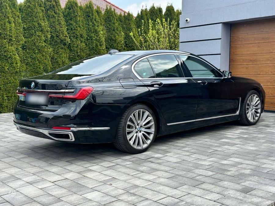 Blue BMW 730 2020 in Kaunas, with an engine capacity of 2.99 L and mileage of 246 thousand km for 45899 €, photo 7 on AUTOMOTO.COM.LV