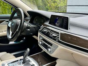 Blue BMW 730 2020 in Kaunas, with an engine capacity of 2.99 L and mileage of 246 thousand km for 45899 €, photo 15 on AUTOMOTO.COM.LV