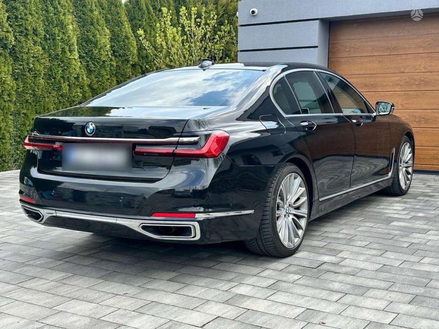 Blue BMW 730 2020 in Kaunas, with an engine capacity of 2.99 L and mileage of 246 thousand km for 45899 €, photo 21 on AUTOMOTO.COM.LV