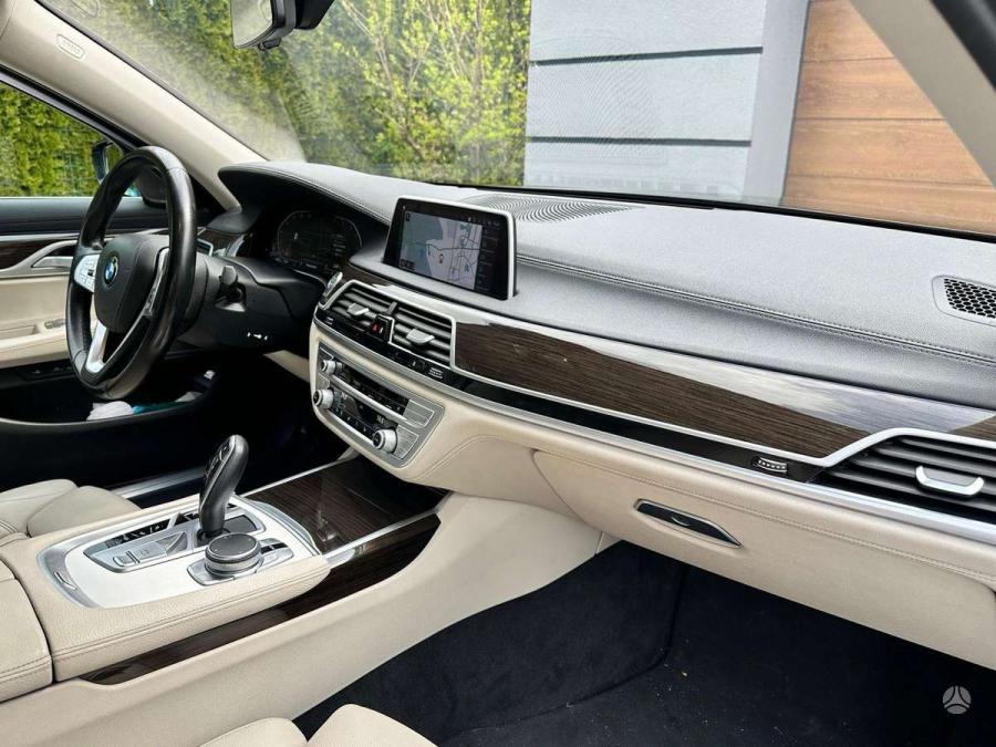 Blue BMW 730 2020 in Kaunas, with an engine capacity of 2.99 L and mileage of 246 thousand km for 45899 €, photo 23 on AUTOMOTO.COM.LV
