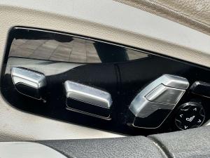 Blue BMW 730 2020 in Kaunas, with an engine capacity of 2.99 L and mileage of 246 thousand km for 45899 €, photo 24 on AUTOMOTO.COM.LV