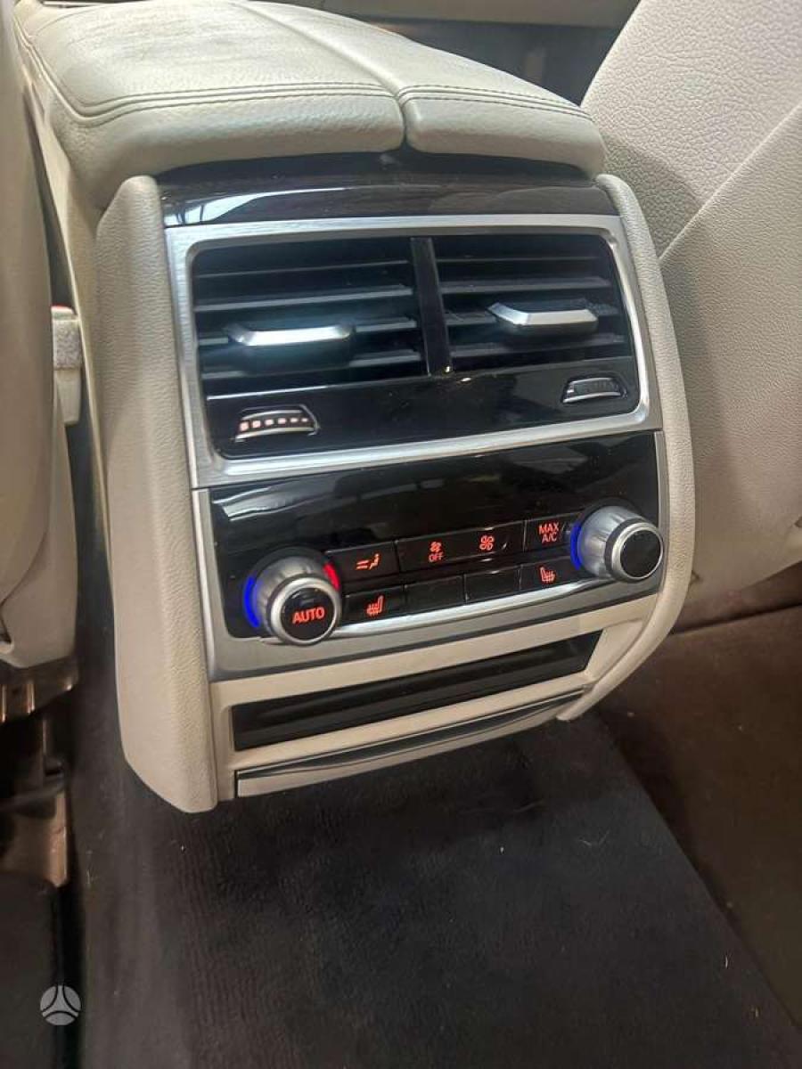 Blue BMW 730 2020 in Kaunas, with an engine capacity of 2.99 L and mileage of 246 thousand km for 45899 €, photo 25 on AUTOMOTO.COM.LV
