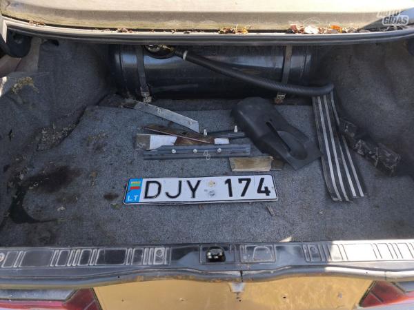 Brūns BMW 730 1991 Panevēža, ar dzinēja tilpumu 3.00 L un nobraukumu 250 tūkst. km par 1650 €, foto 6 vietnē AUTOMOTO.COM.LV