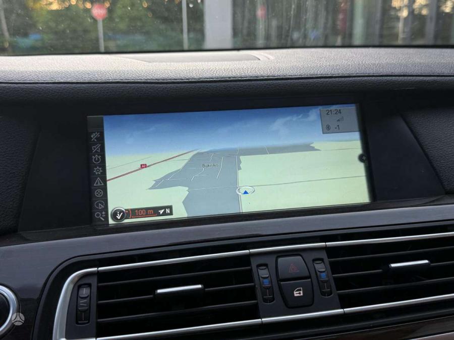 Brown BMW 730 2011 in Vilnius, with an engine capacity of 2.99 L and mileage of 364 thousand km for 5900 €, photo 19 on AUTOMOTO.COM.LV