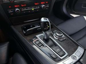 Brown BMW 730 2011 in Vilnius, with an engine capacity of 2.99 L and mileage of 364 thousand km for 5900 €, photo 22 on AUTOMOTO.COM.LV