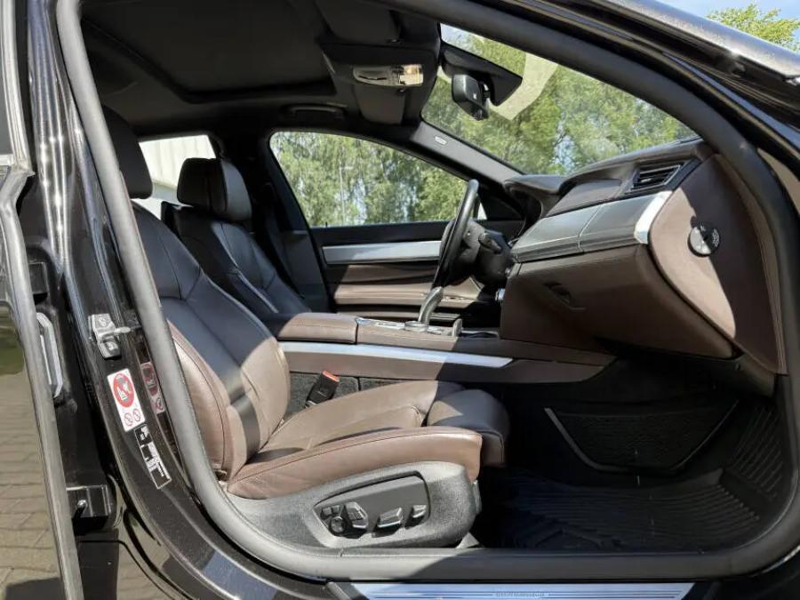 Brūns BMW 730 2015 Rīga, ar dzinēja tilpumu 3.00 L un nobraukumu 237 tūkst. km par 18900 €, foto 13 vietnē AUTOMOTO.COM.LV