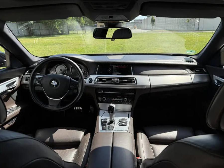 Brūns BMW 730 2015 Rīga, ar dzinēja tilpumu 3.00 L un nobraukumu 237 tūkst. km par 18900 €, foto 27 vietnē AUTOMOTO.COM.LV