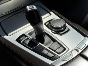 Brūns BMW 730 2015 Rīga, ar dzinēja tilpumu 3.00 L un nobraukumu 237 tūkst. km par 18900 €, foto 30 vietnē AUTOMOTO.COM.LV