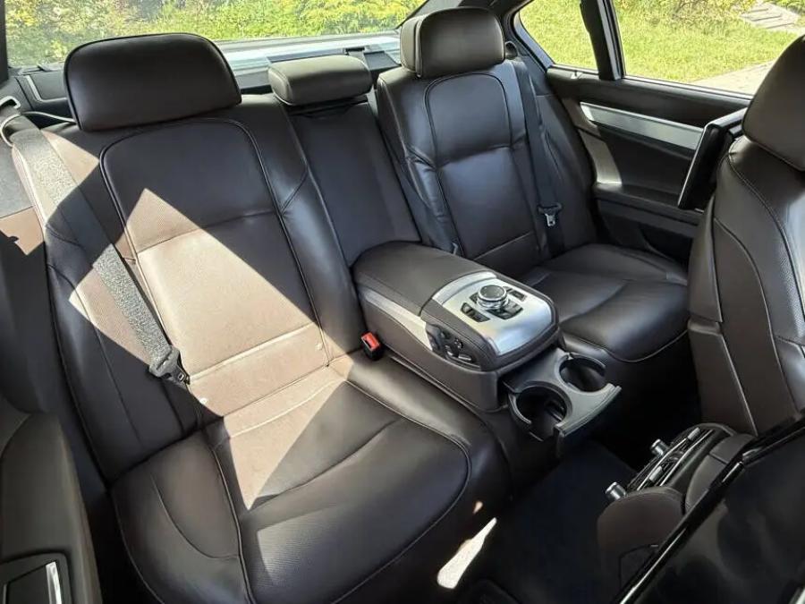 Brūns BMW 730 2015 Rīga, ar dzinēja tilpumu 3.00 L un nobraukumu 237 tūkst. km par 18900 €, foto 42 vietnē AUTOMOTO.COM.LV