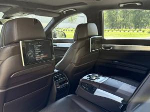 Brūns BMW 730 2015 Rīga, ar dzinēja tilpumu 3.00 L un nobraukumu 237 tūkst. km par 18900 €, foto 44 vietnē AUTOMOTO.COM.LV