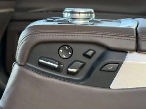 Brūns BMW 730 2015 Rīga, ar dzinēja tilpumu 3.00 L un nobraukumu 237 tūkst. km par 18900 €, foto 46 vietnē AUTOMOTO.COM.LV