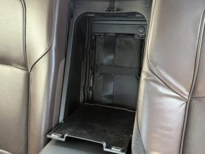 Brūns BMW 730 2015 Rīga, ar dzinēja tilpumu 3.00 L un nobraukumu 237 tūkst. km par 18900 €, foto 48 vietnē AUTOMOTO.COM.LV