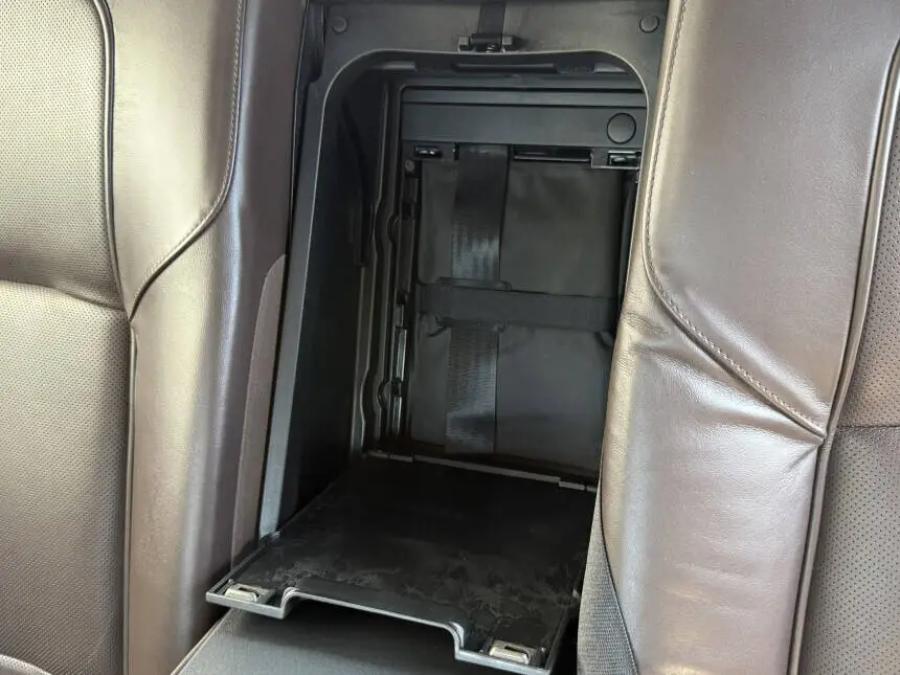 Brūns BMW 730 2015 Rīga, ar dzinēja tilpumu 3.00 L un nobraukumu 237 tūkst. km par 18900 €, foto 48 vietnē AUTOMOTO.COM.LV