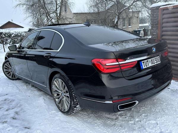 Brown BMW 730 2017 in Vilnius, with an engine capacity of 2.99 L and mileage of 200 thousand km for 23850 €, photo 3 on AUTOMOTO.COM.LV