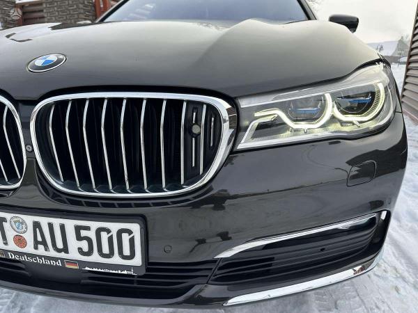 Brown BMW 730 2017 in Vilnius, with an engine capacity of 2.99 L and mileage of 200 thousand km for 23850 €, photo 7 on AUTOMOTO.COM.LV