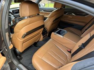 Brūns BMW 730 2017 Viļņa, ar dzinēja tilpumu 2.99 L un nobraukumu 199 tūkst. km par 22850 €, foto 10 vietnē AUTOMOTO.COM.LV