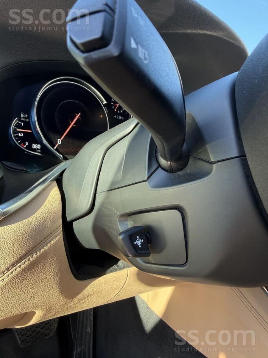 Brown BMW 730 2018 in Ogre, with an engine capacity of 3.00 L and mileage of 165 thousand km for 27700 €, photo 23 on AUTOMOTO.COM.LV