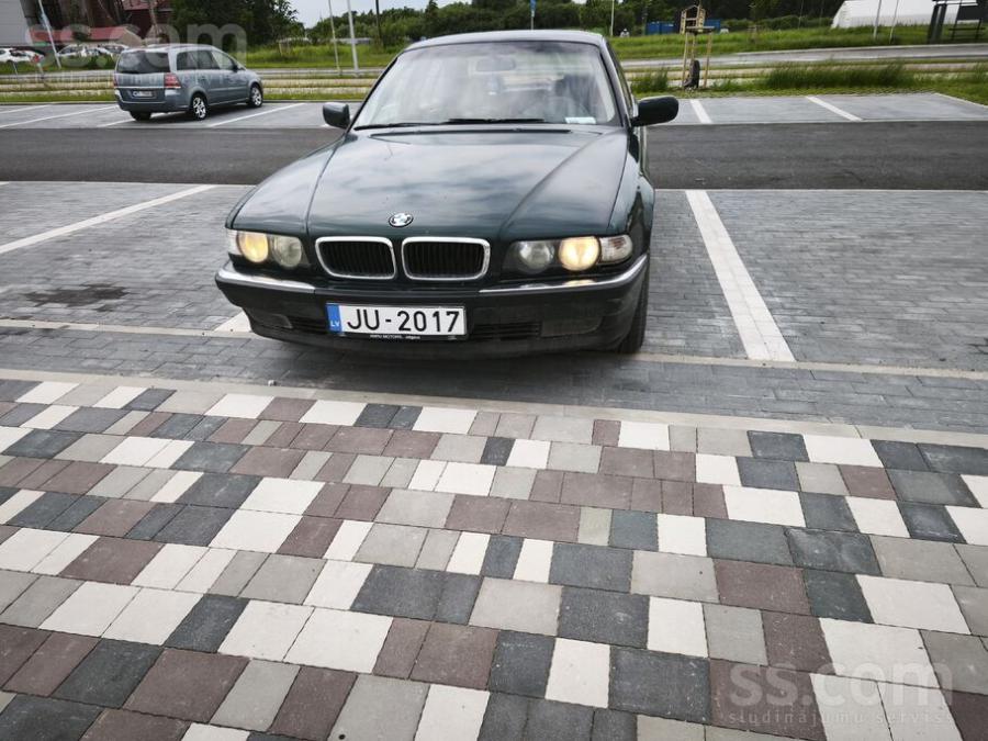 Zaļš BMW 730 2000 Jelgava, ar dzinēja tilpumu 3.00 L un nobraukumu 339 tūkst. km par 1000 €, foto 1 vietnē AUTOMOTO.COM.LV