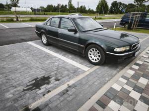 Zaļš BMW 730 2000 Jelgava, ar dzinēja tilpumu 3.00 L un nobraukumu 339 tūkst. km par 1000 €, foto 4 vietnē AUTOMOTO.COM.LV