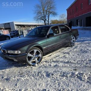 Зеленый БМВ 730 2000 в Рига, объемом двигателя 3.00 л и пробегом 302 тыс. км за 8150 €, фото  на AUTOMOTO.COM.LV