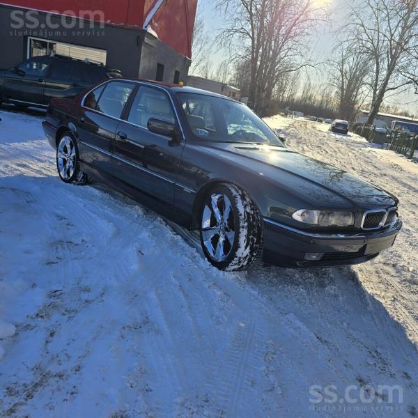 Zaļš BMW 730 2000 Rīga, ar dzinēja tilpumu 3.00 L un nobraukumu 302 tūkst. km par 8150 €, foto 2 vietnē AUTOMOTO.COM.LV