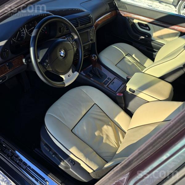 Zaļš BMW 730 2000 Rīga, ar dzinēja tilpumu 3.00 L un nobraukumu 302 tūkst. km par 8150 €, foto 6 vietnē AUTOMOTO.COM.LV