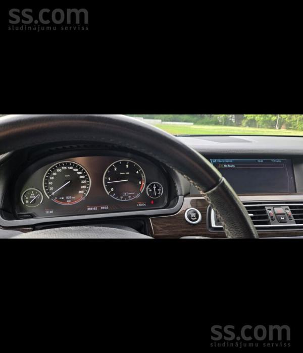 Green BMW 730 2009 in Riga, with an engine capacity of 3.00 L and mileage of 360 thousand km for 9800 €, photo 5 on AUTOMOTO.COM.LV