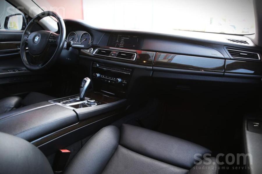 Zaļš BMW 730 2009 Rīga, ar dzinēja tilpumu 3.00 L un nobraukumu 371 tūkst. km par 7995 €, foto 13 vietnē AUTOMOTO.COM.LV