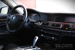 Zaļš BMW 730 2009 Rīga, ar dzinēja tilpumu 3.00 L un nobraukumu 371 tūkst. km par 7995 €, foto 14 vietnē AUTOMOTO.COM.LV