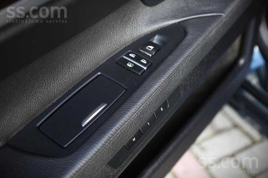 Zaļš BMW 730 2009 Rīga, ar dzinēja tilpumu 3.00 L un nobraukumu 371 tūkst. km par 7995 €, foto 26 vietnē AUTOMOTO.COM.LV