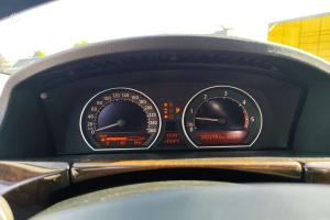 Grey BMW 730 2004 in Kaunas, with an engine capacity of 3.00 L and mileage of 347 thousand km for 2600 €, photo 8 on AUTOMOTO.COM.LV