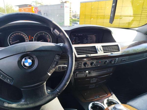 BMW 730 2004 Kauņa vietnē Pelēks BMW 730 2004 Kauņa, ar dzinēja tilpumu 3.00 L un nobraukumu 347 tūkst. km par 2600 €, foto 9 vietnē AUTOMOTO.COM.LV