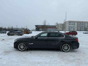 Grey BMW 730 2011 in Siauliai, with an engine capacity of 3.00 L and mileage of 327 thousand km for 10500 €, photo 2 on AUTOMOTO.COM.LV