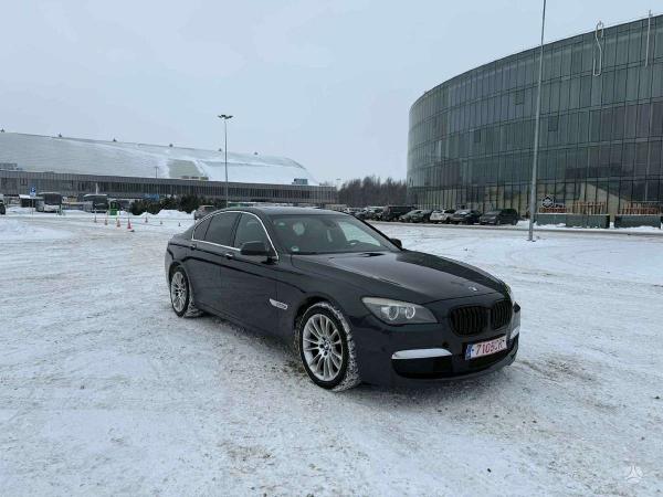 Grey BMW 730 2011 in Siauliai, with an engine capacity of 3.00 L and mileage of 327 thousand km for 10500 €, photo 6 on AUTOMOTO.COM.LV