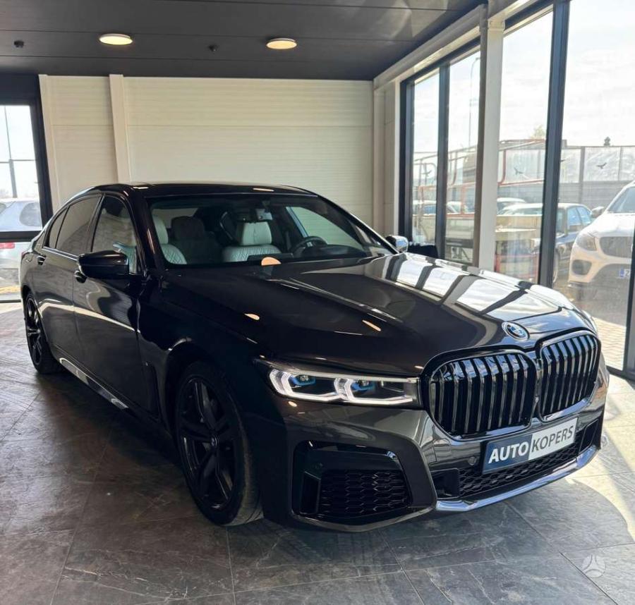 Grey BMW 730 2016 in Kaunas, with an engine capacity of 0.00 L and mileage of 180 thousand km for 27700 €, photo 1 on AUTOMOTO.COM.LV