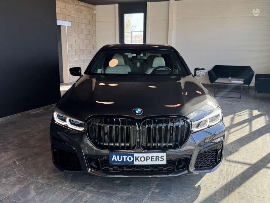 Grey BMW 730 2016 in Kaunas, with an engine capacity of 0.00 L and mileage of 180 thousand km for 27700 €, photo 3 on AUTOMOTO.COM.LV
