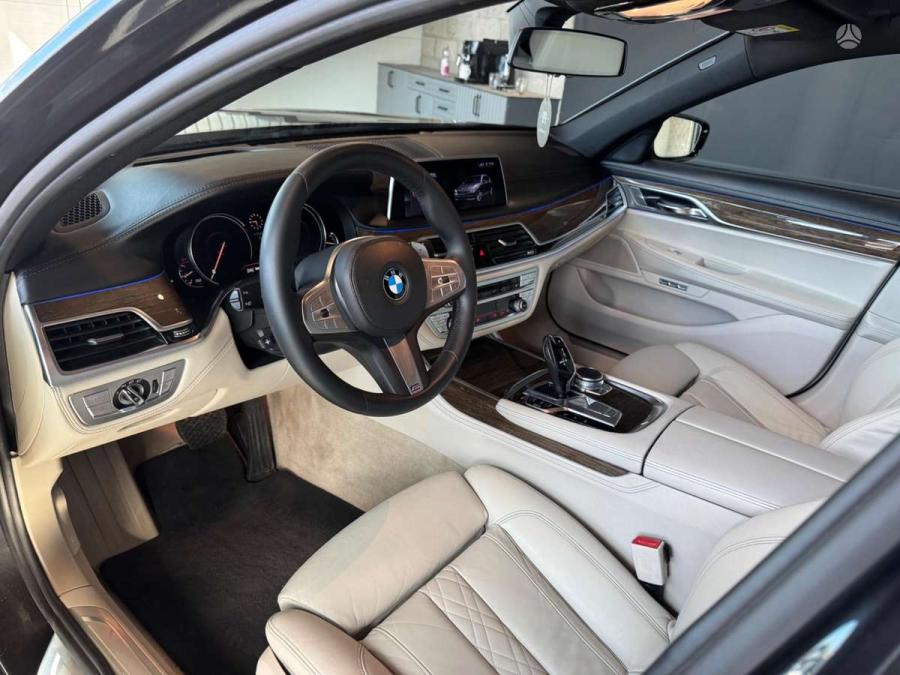 Grey BMW 730 2016 in Kaunas, with an engine capacity of 0.00 L and mileage of 180 thousand km for 27700 €, photo 10 on AUTOMOTO.COM.LV