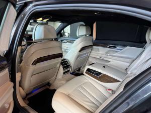 Grey BMW 730 2016 in Kaunas, with an engine capacity of 0.00 L and mileage of 180 thousand km for 27700 €, photo 14 on AUTOMOTO.COM.LV