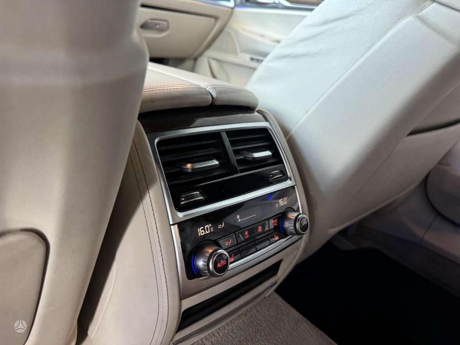 Grey BMW 730 2016 in Kaunas, with an engine capacity of 0.00 L and mileage of 180 thousand km for 27700 €, photo 15 on AUTOMOTO.COM.LV