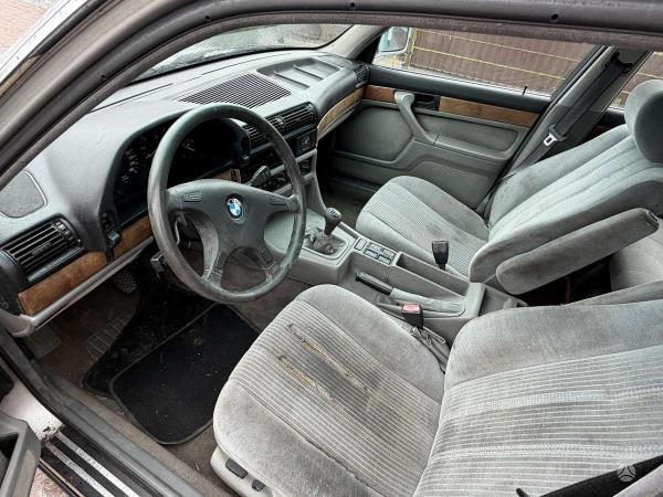 Grey BMW 730 1990 in Kretinga, with an engine capacity of 3.00 L and mileage of 250 thousand km for 1750 €, photo 8 on AUTOMOTO.COM.LV