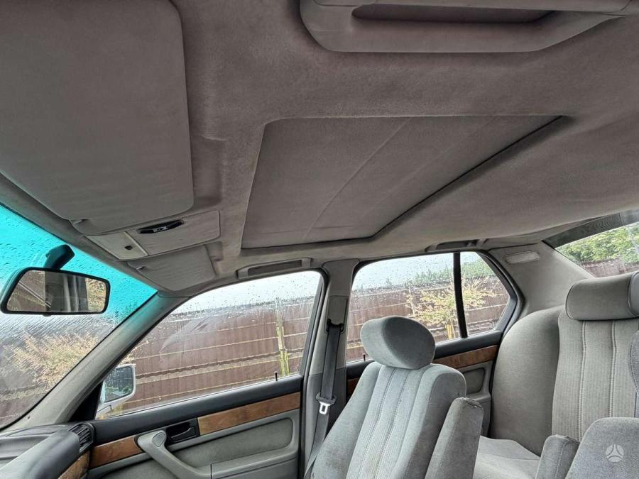Grey BMW 730 1990 in Kretinga, with an engine capacity of 3.00 L and mileage of 250 thousand km for 1750 €, photo 10 on AUTOMOTO.COM.LV