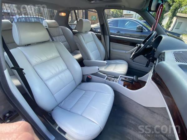 Grey BMW 730 1991 in Talsi, with an engine capacity of 3.00 L and mileage of 297 thousand km for 10500 €, photo 4 on AUTOMOTO.COM.LV
