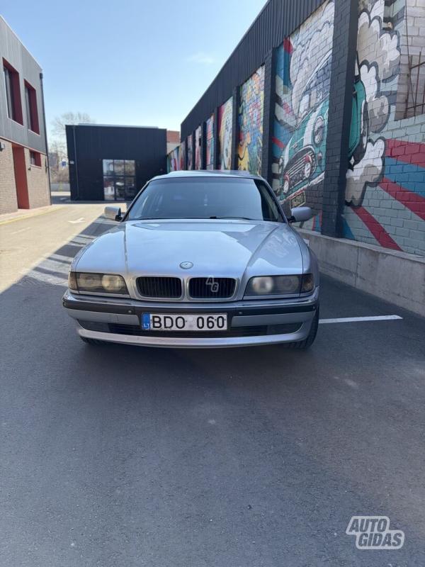 Pelēks BMW 730 1995 Klaipėda, ar dzinēja tilpumu 3.00 L un nobraukumu 500 tūkst. km par 3500 €, foto 8 vietnē AUTOMOTO.COM.LV