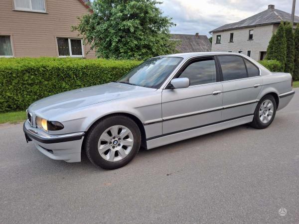 Grey BMW 730 1999 in Kretinga, with an engine capacity of 2.93 L and mileage of 390 thousand km for 3200 €, photo 1 on AUTOMOTO.COM.LV